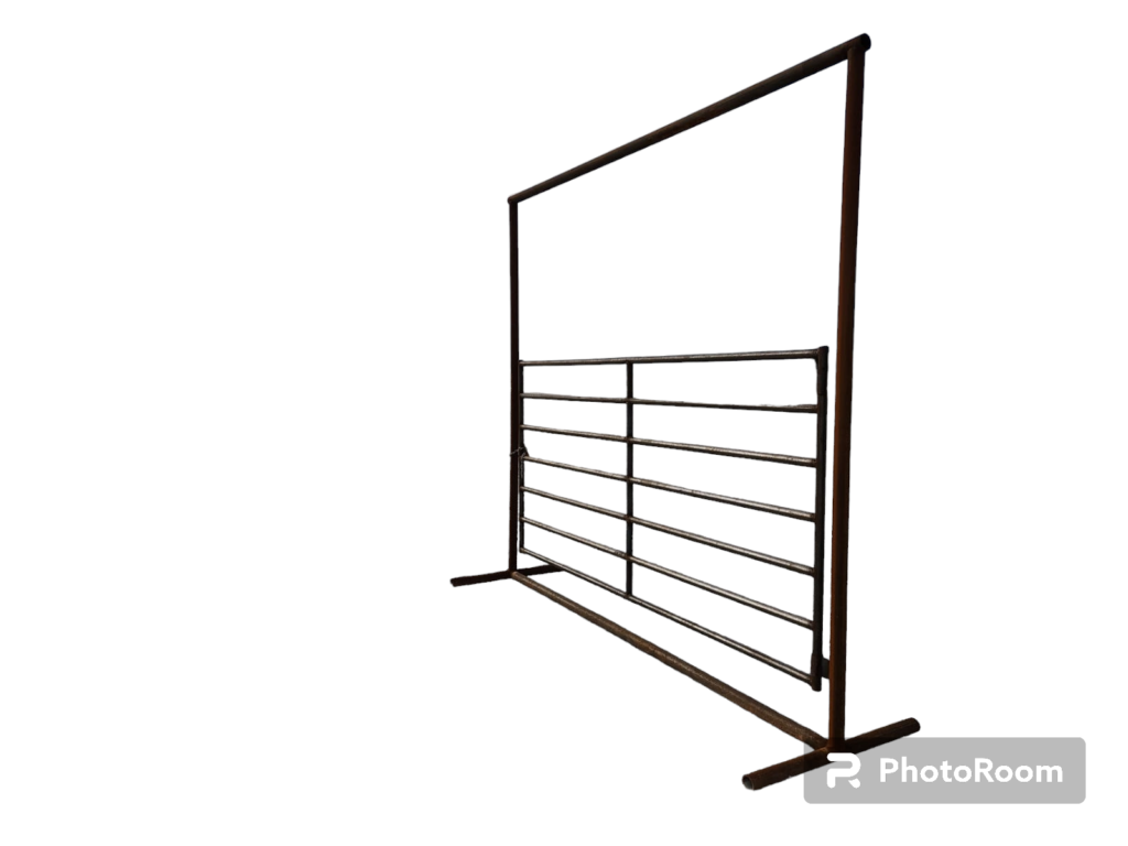 NT Farm & Ranch – Freestanding corral panels, squeeze chutes, cattle ...