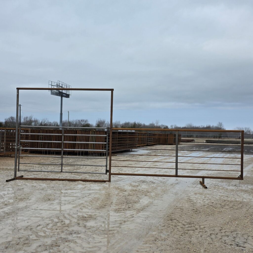 24' Freestanding Panel W/ 10' Bow Gate - NT Farm & Ranch